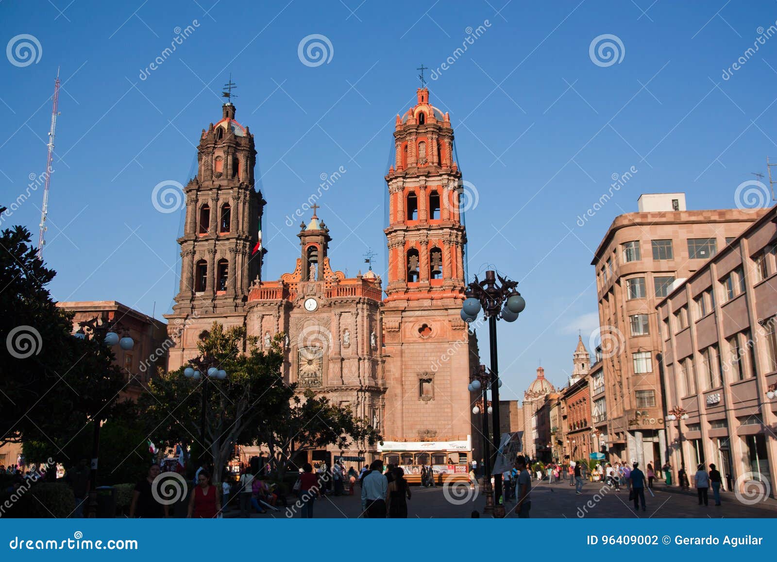 Catedral E Rua Em San Luis Potosi Fotografia Editorial - Imagem de ...