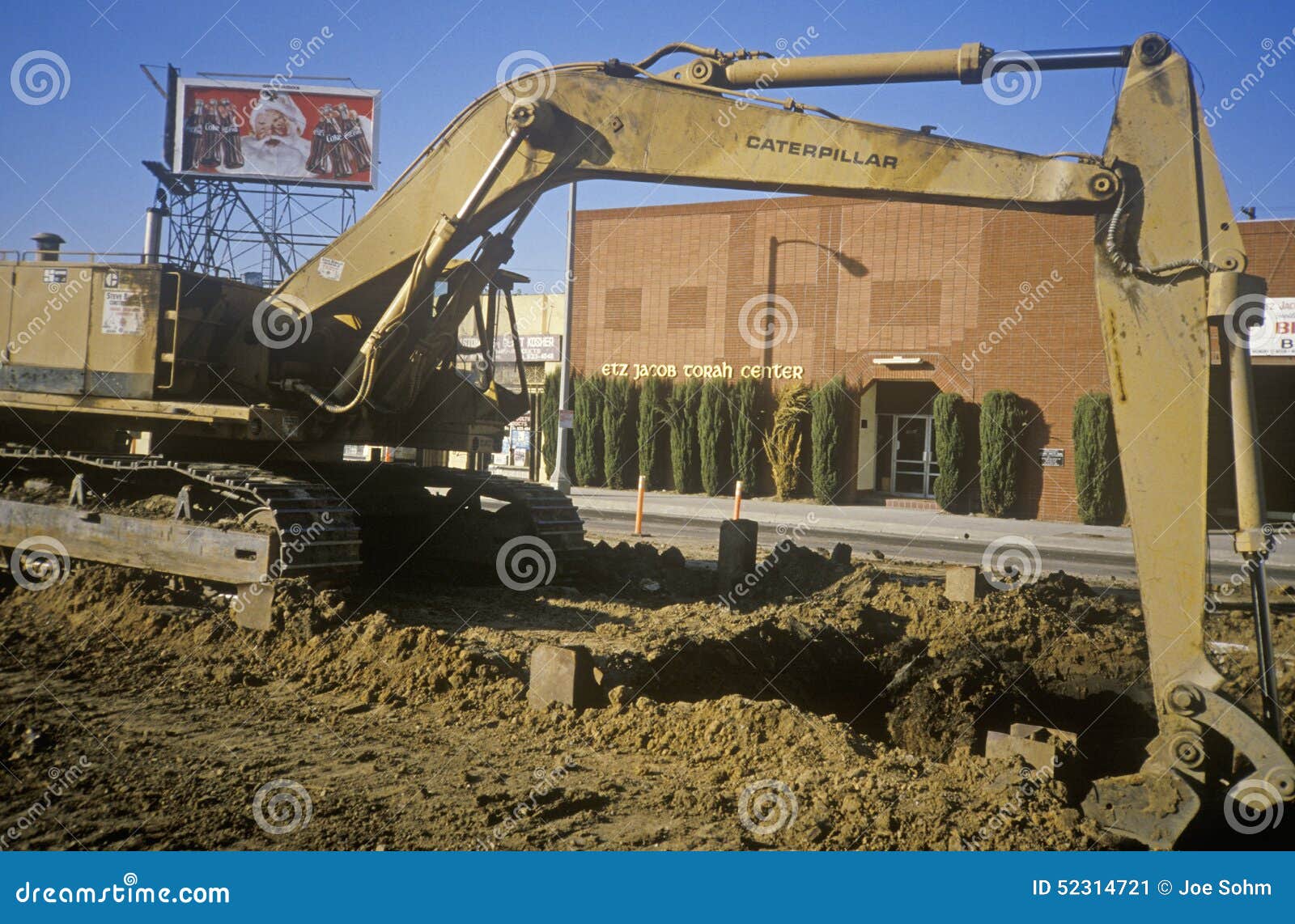 Caterpillar Earth Digger in Hollywood, California Editorial Photo ...