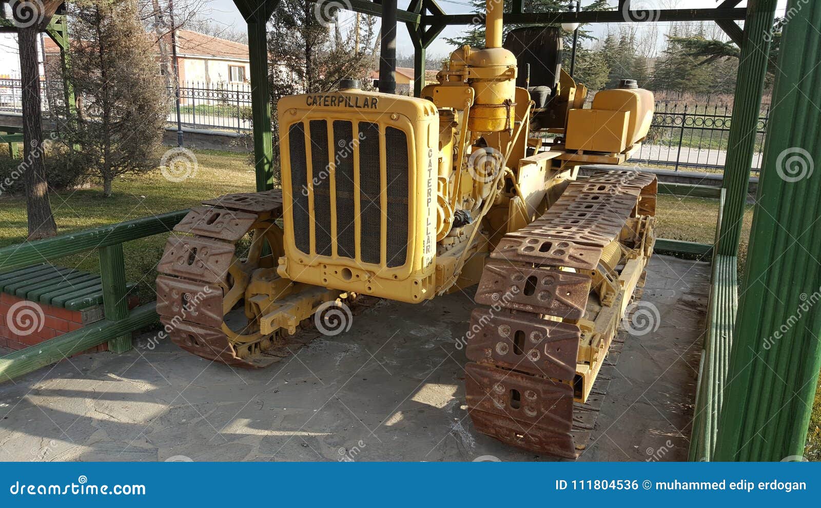 Caterpillar tractor editorial photo. Image of motor - 111804536