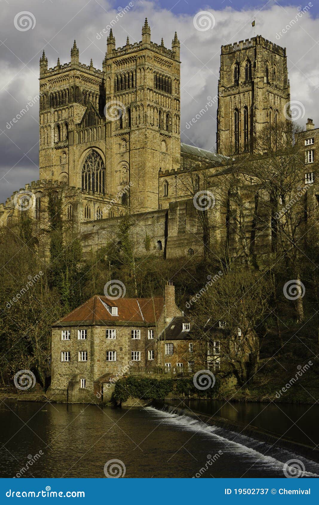 Cathédrale de Durham image stock. Image du fleuve, spiritualité - 19502737