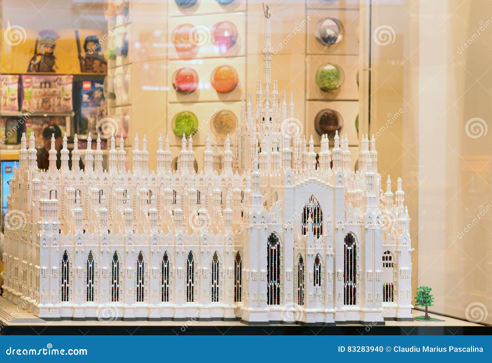 Cathédrale De Milan Par Lego Image éditorial - Image du images, europe ...