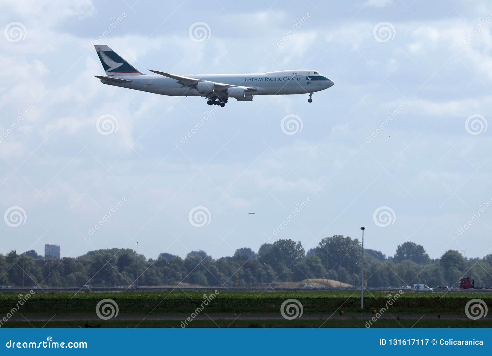 Cathay Pacific Plane Approaching Airport Editorial Photography - Image ...