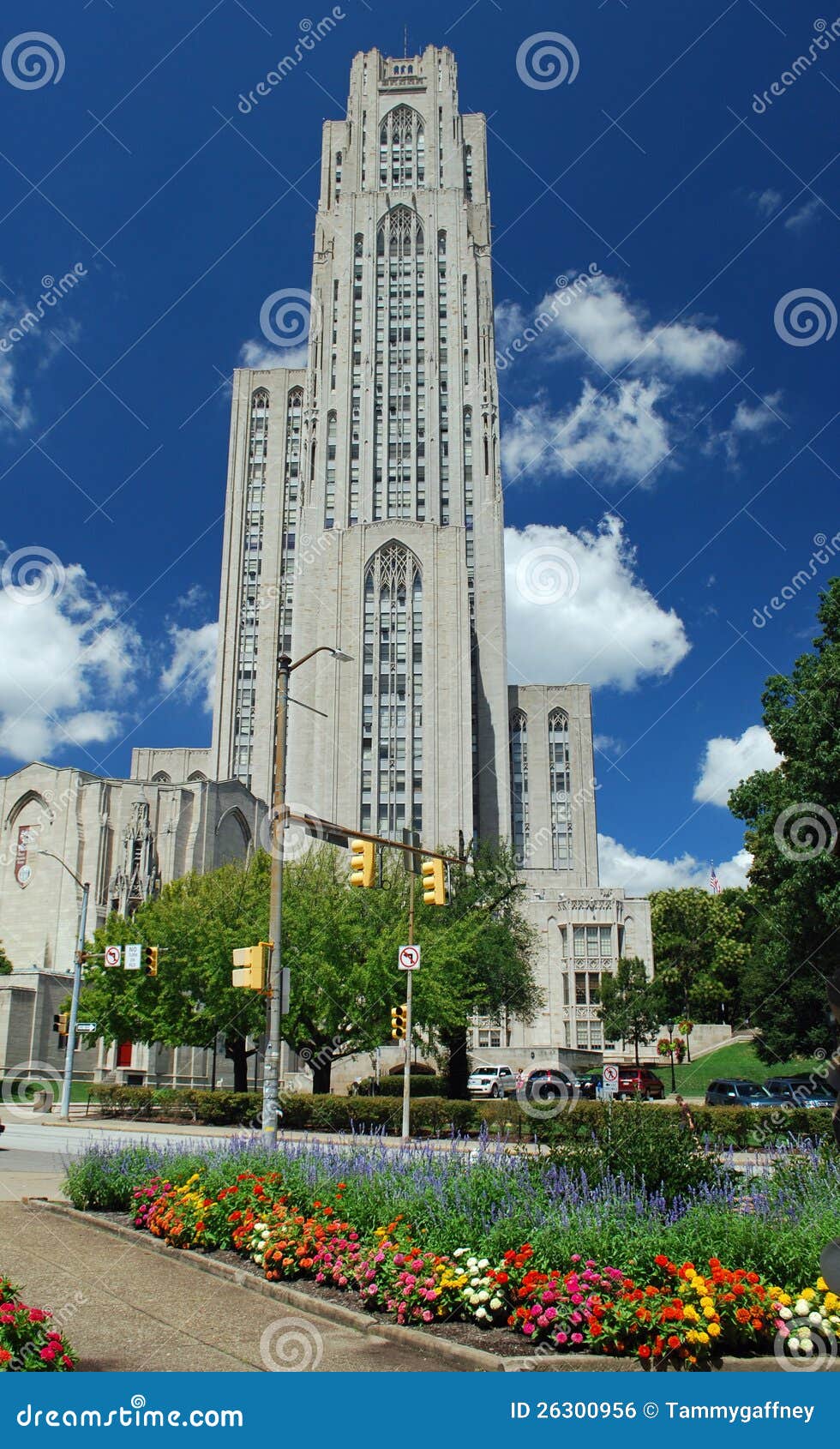 Cathedral of Learning editorial photo. Image of city - 26300956