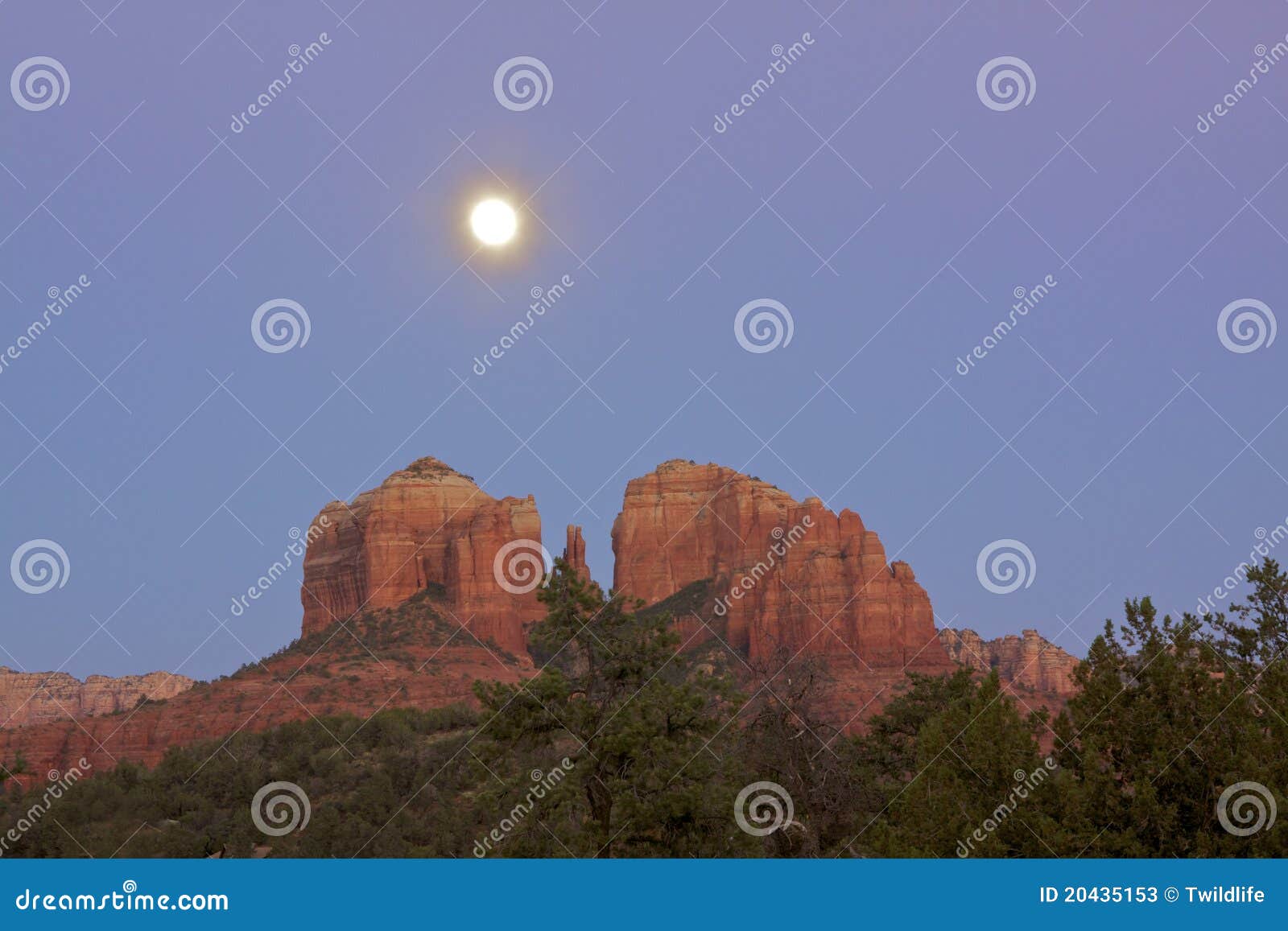 Cathedral Rock, Sedona Arizona and Moon Stock Image - Image of arizona ...