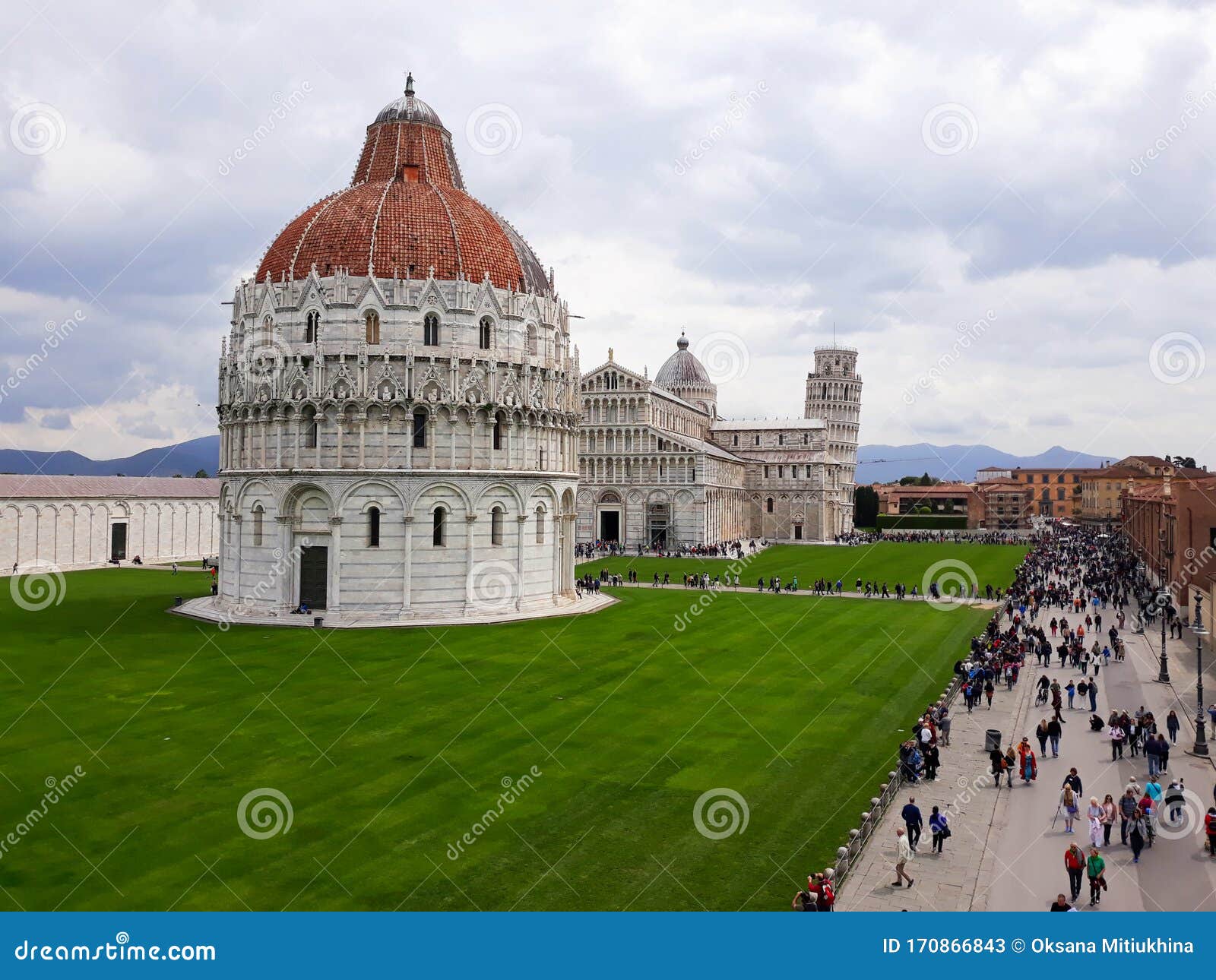 Cathedral Square or Piazza Del Duomo in Pisa Editorial Stock Photo ...
