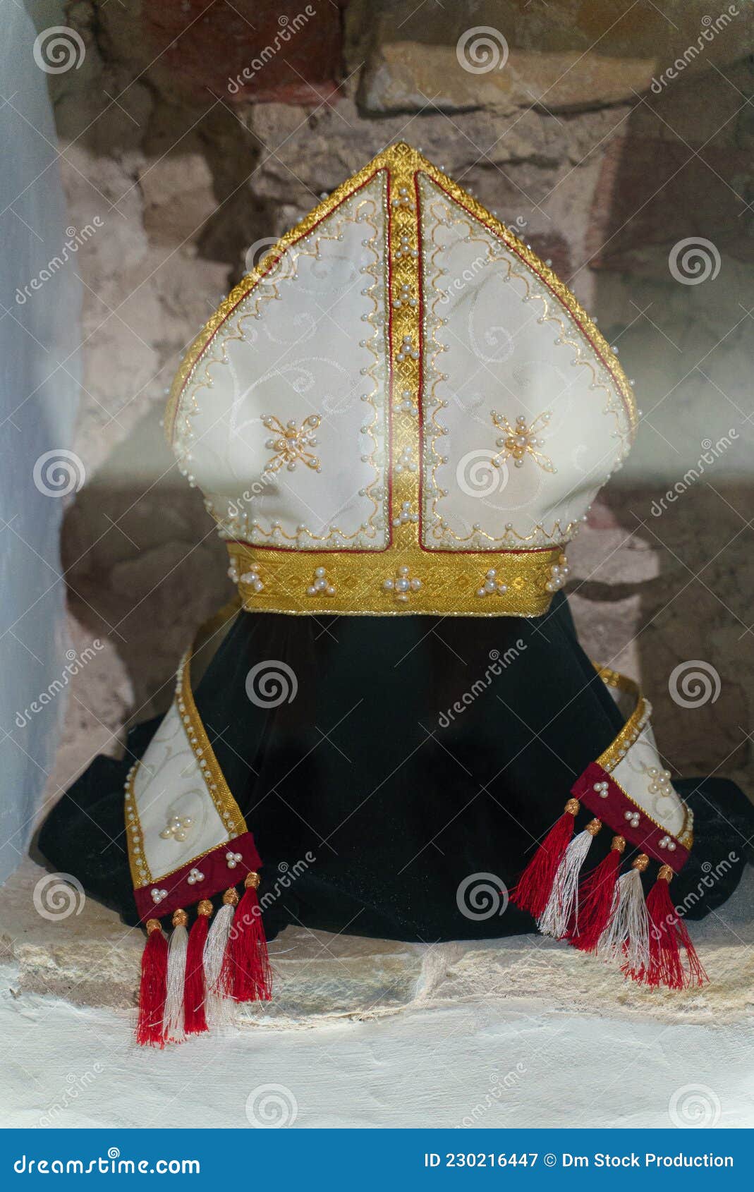 Catholic bishop mitre editorial photography. Image of church - 230216447