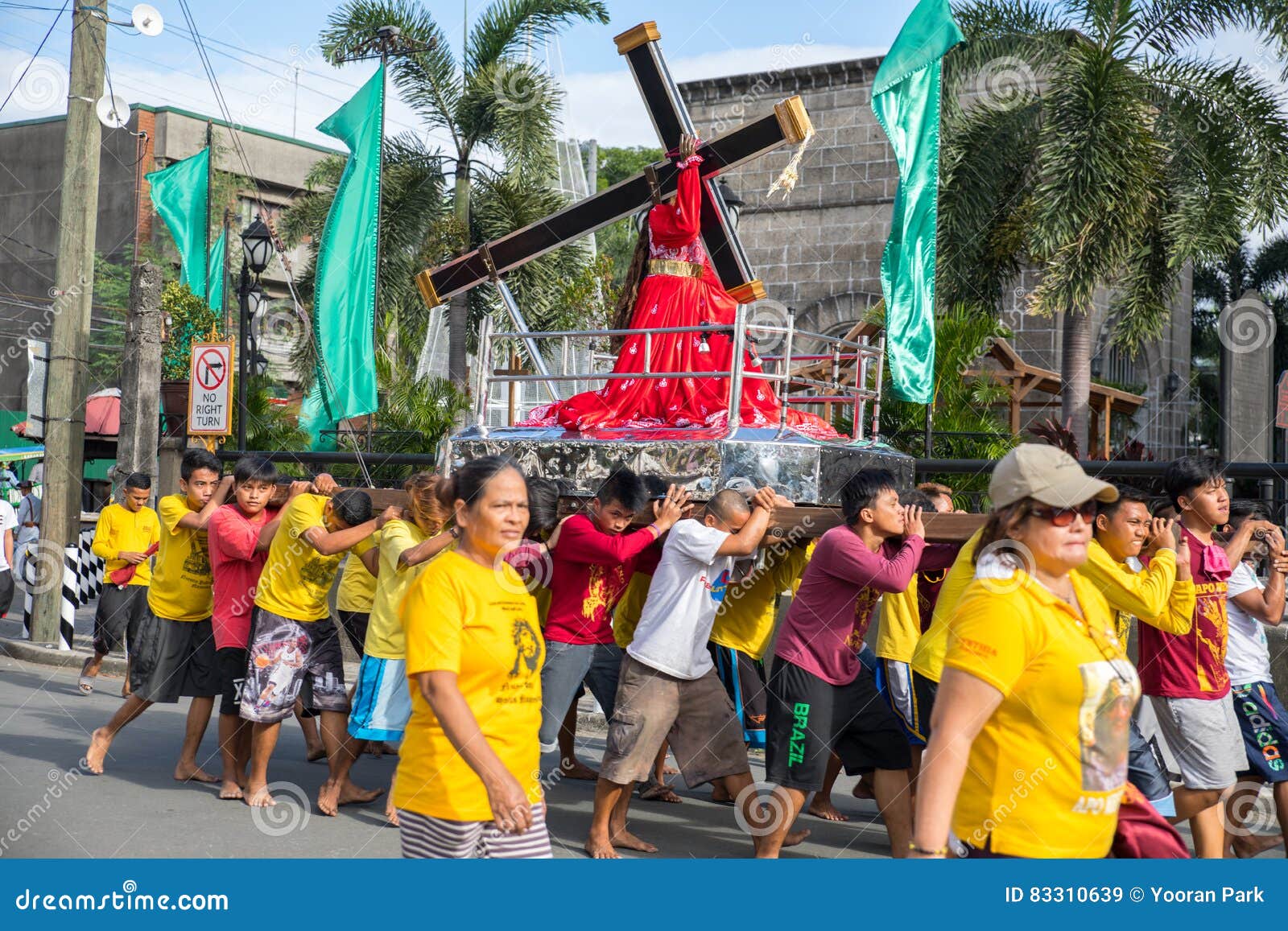Catholic Ceremony At Manila Cathedral Editorial Photo | CartoonDealer ...