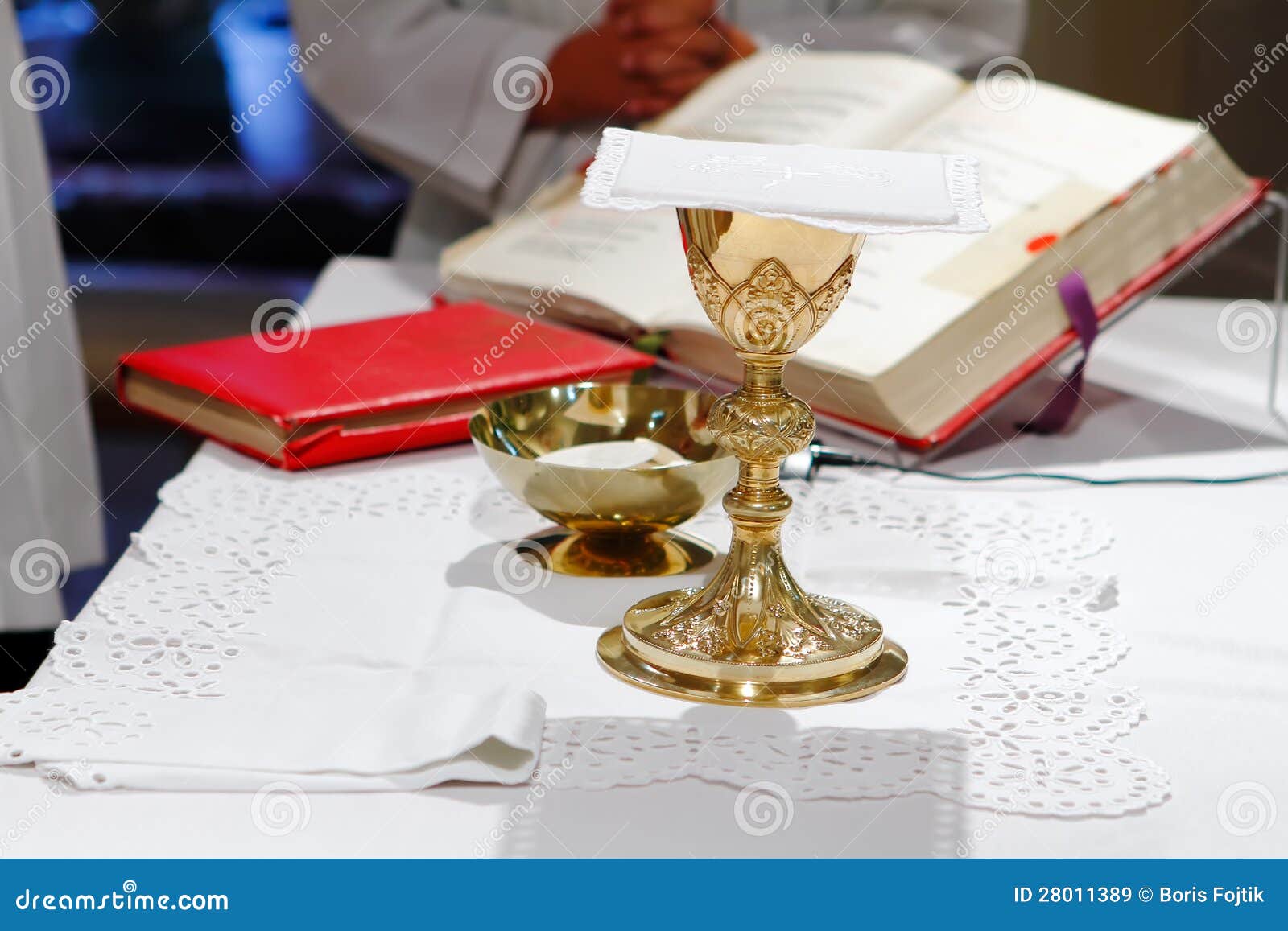 Catholic Mass Royalty Free Stock Images - Image: 28011389