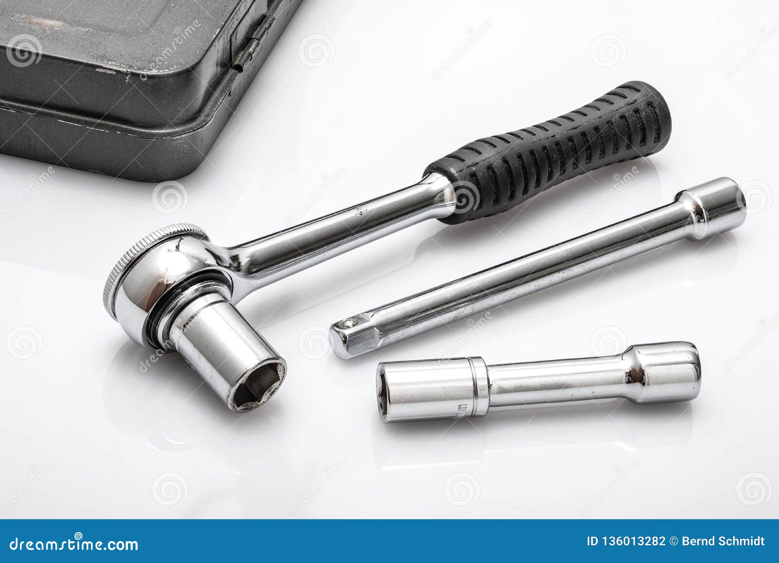 Catraca Com Punho E Uma Caixa De Ferramentas Foto de Stock - Imagem de ...