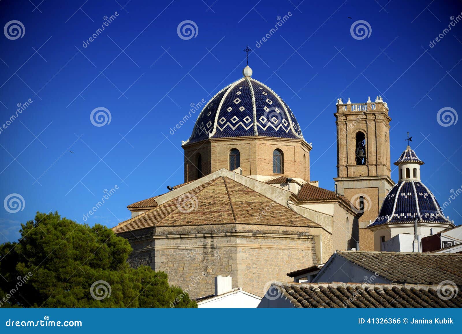 Cattedrale Della Città Mediterranea Altea, Spagna Fotografia Stock ...