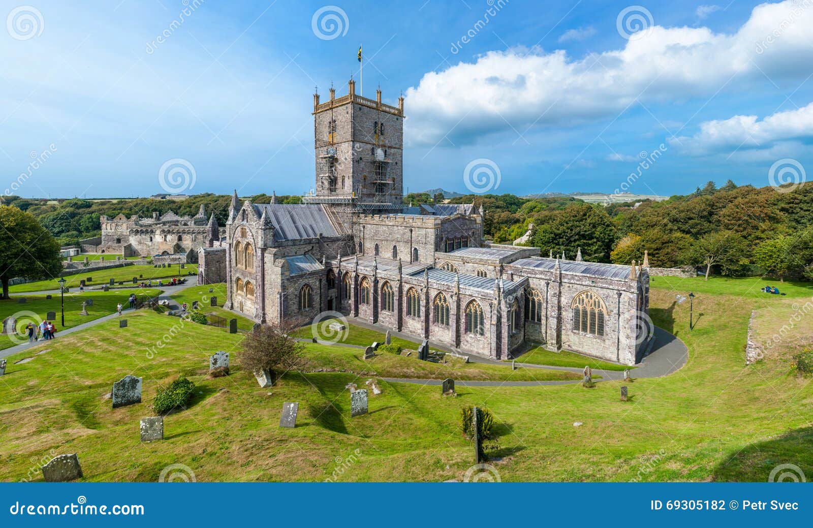 Cattedrale Della St Davids Nel Galles Fotografia Editoriale - Immagine ...