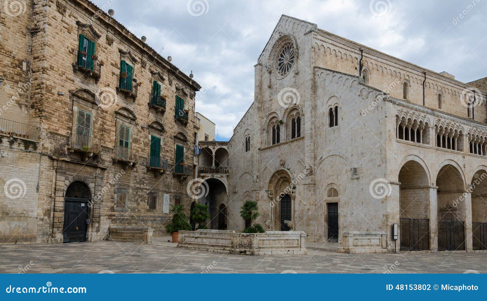 Cattedrale Di Bitonto - Puglia (Italia) Fotografia Stock - Immagine di ...