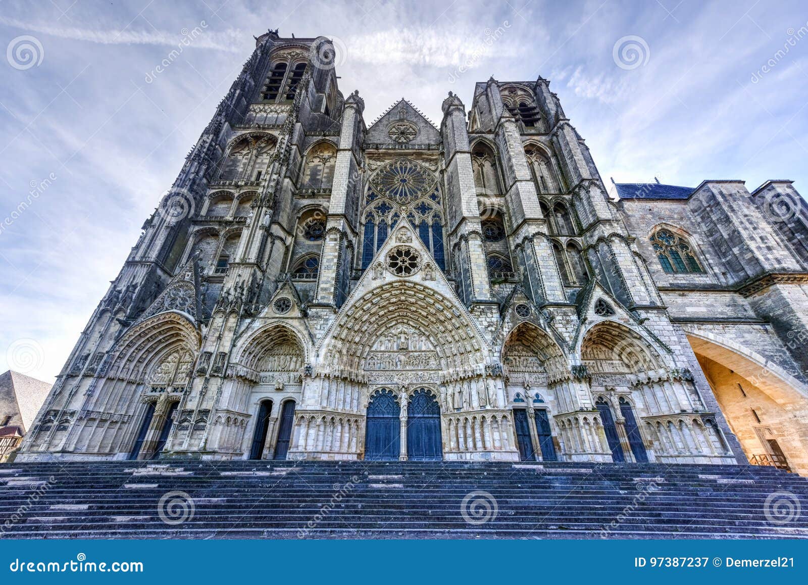 Cattedrale Di Bourges - Francia Immagine Stock - Immagine di cattedrale ...