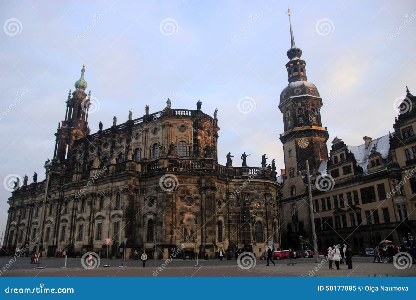 Cattedrale Di Dresda E Castello Di Dresda Nell'inverno Immagine ...