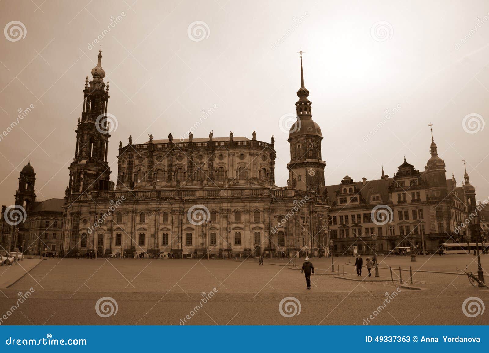 Cattedrale E Castello Di Dresda Fotografia Stock Editoriale - Immagine ...