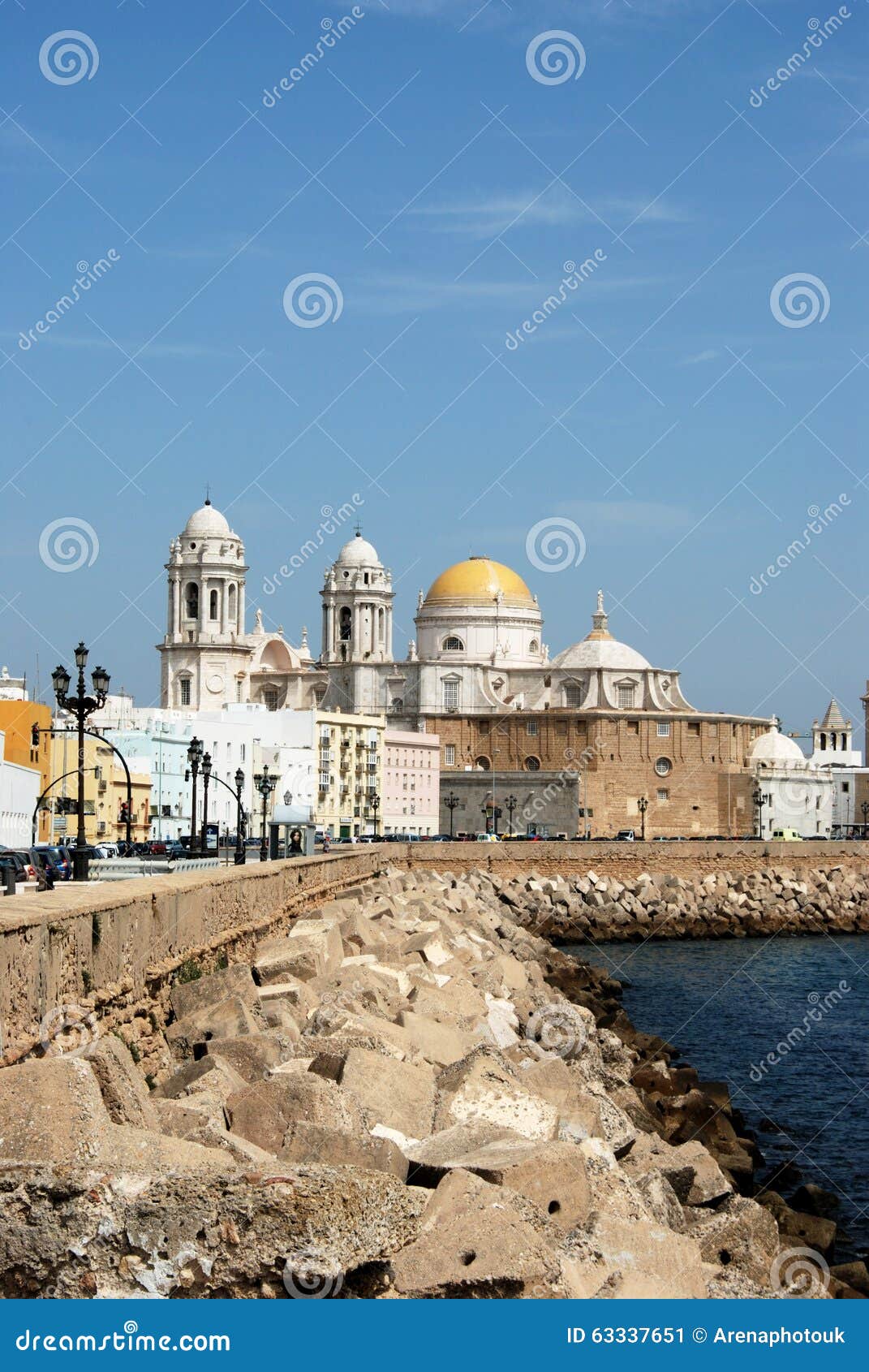 Cattedrale E Lungomare Di Cadice Fotografia Editoriale - Immagine di ...