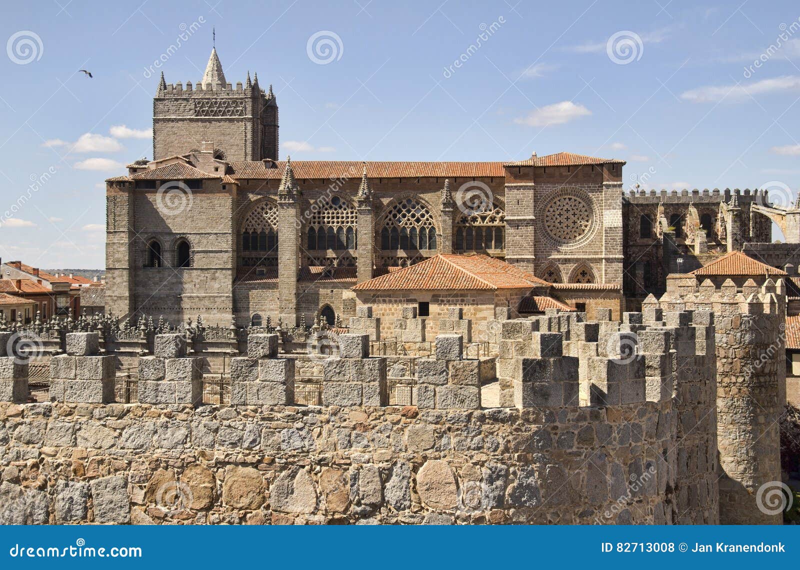 Cattedrale E Mura Di Cinta Di Avila, Spagna Fotografia Stock - Immagine ...