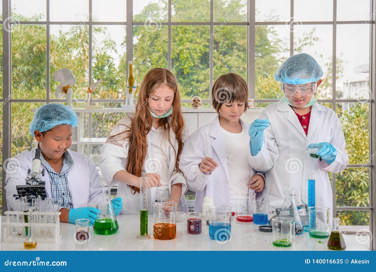 Students Having Chemistry Experiments in Science Laboratory Stock Image ...