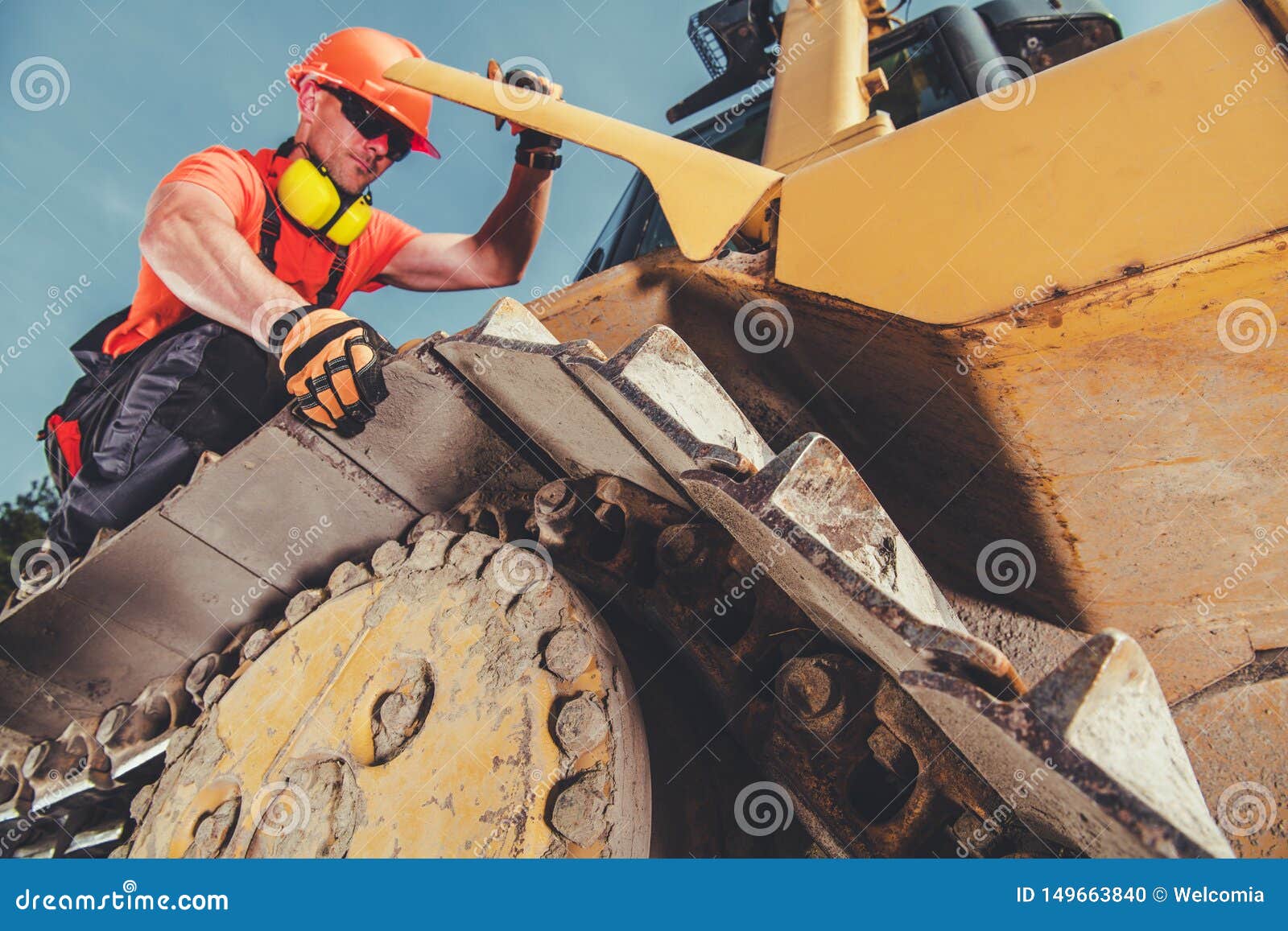 Heavy Equipment Mechanic Job Stock Photo - Image of labor, construction ... Heavy Equipment Mechanic Job Stock Photo - Image of labor, construction ...