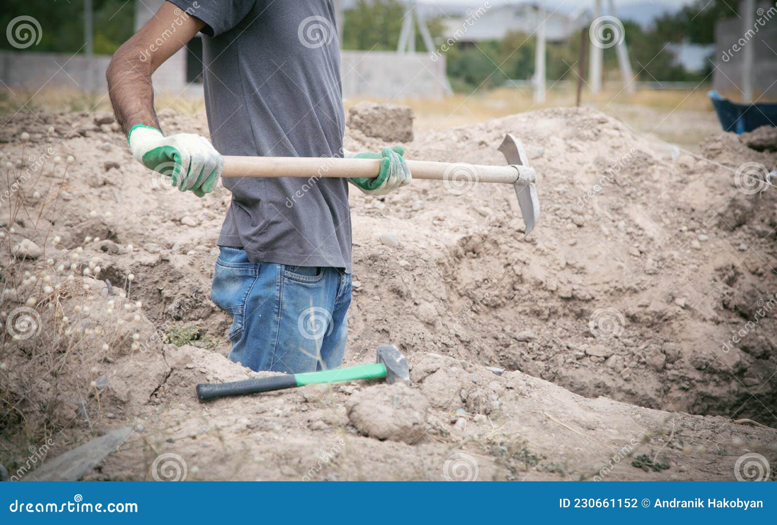 Caucasian Worker Digging a Hole Stock Photo - Image of tool, digging ...