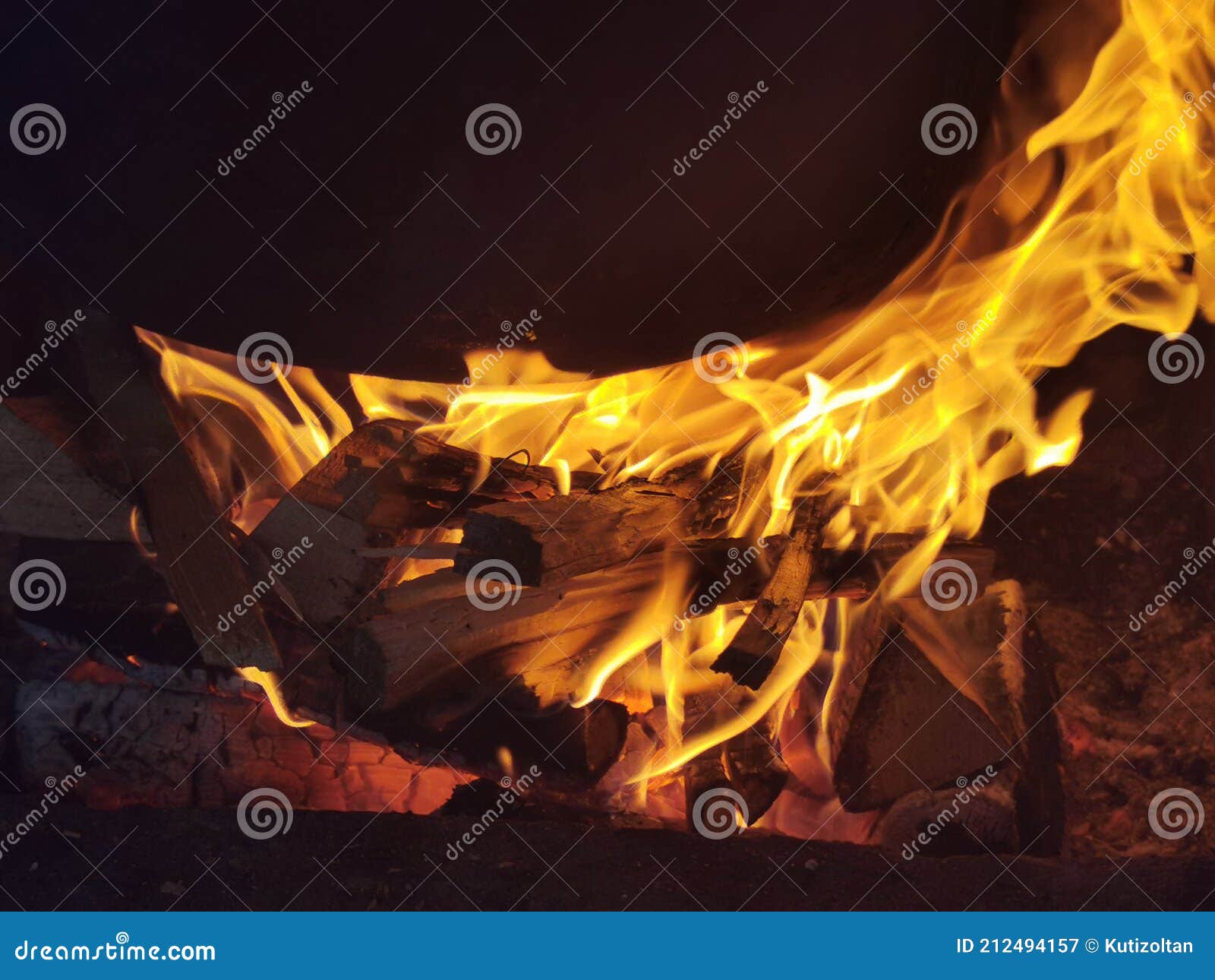 Cauldron and fire 3 stock image. Image of glow, mythology - 212494157