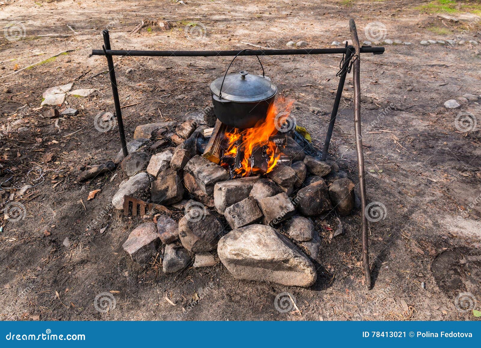 Cauldron over campfire stock image. Image of crossbar - 78413021