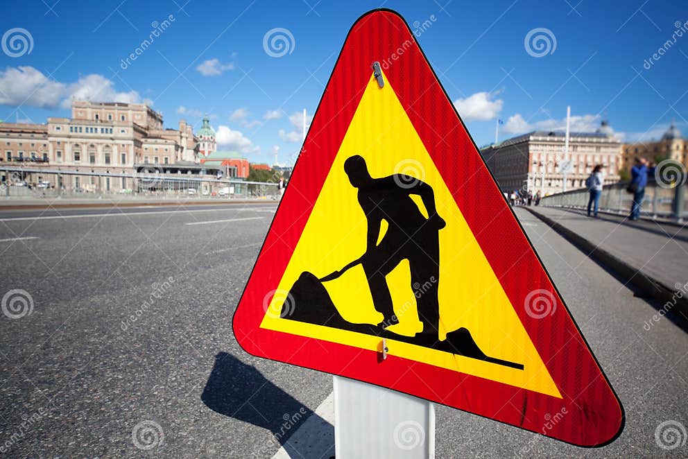 Caution digging sign stock image. Image of signpost, street - 21685227