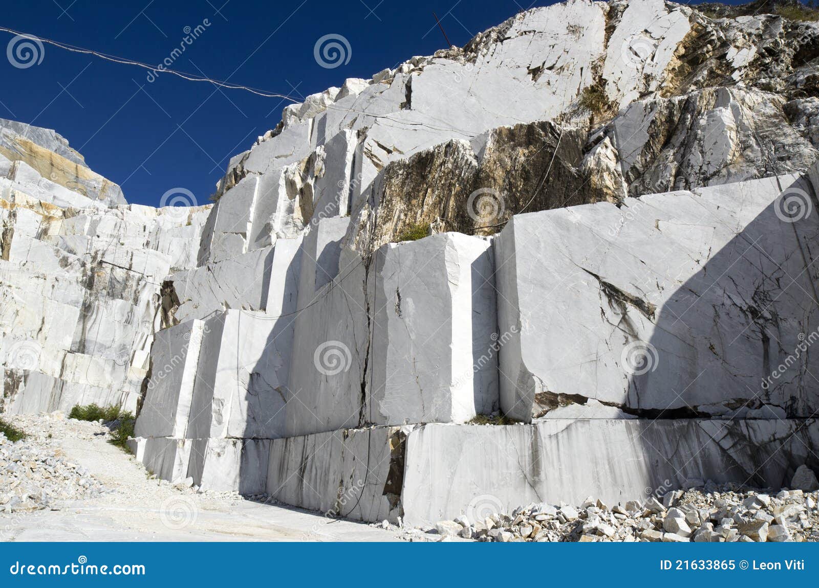 Cava di marmo immagine stock. Immagine di blocco, roccia - 21633865