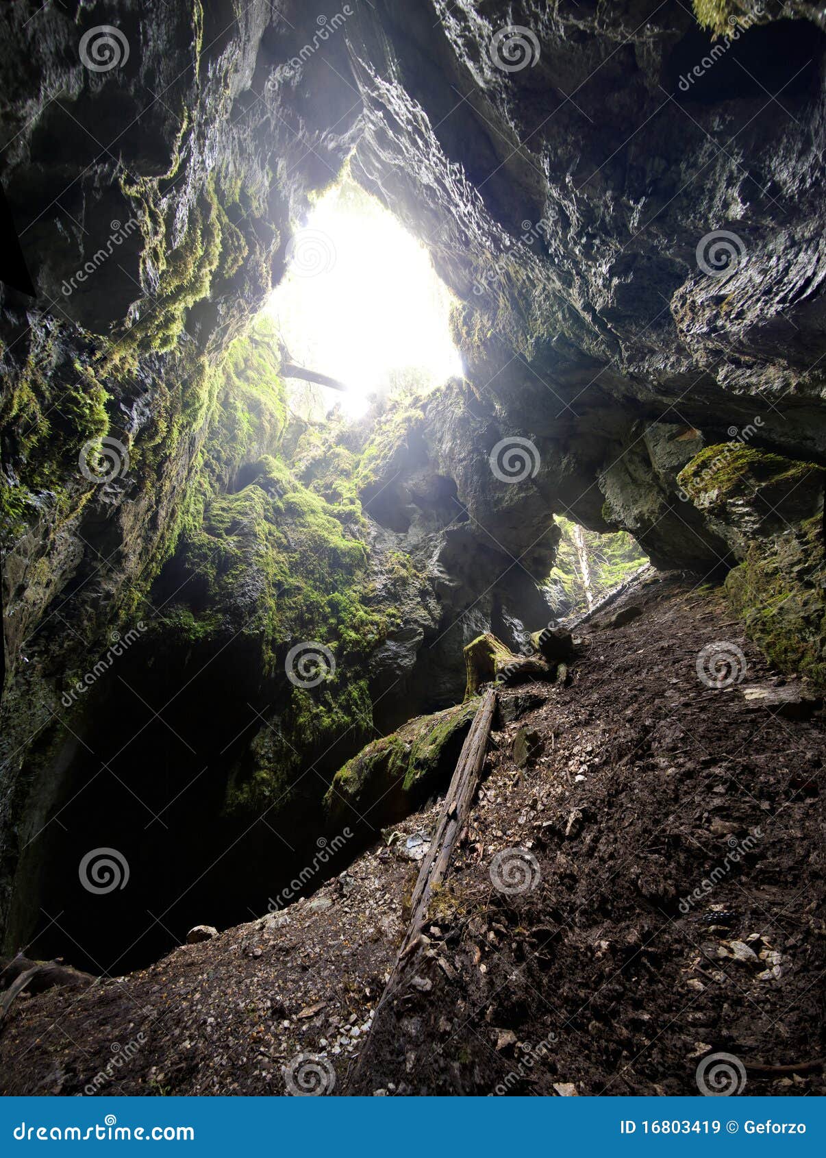 Cave entrance stock image. Image of claustrophobic, nature - 16803419