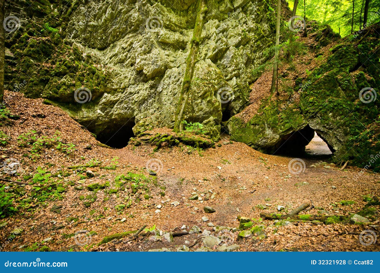 Cave entrance stock photo. Image of erosion, canyons - 32321928
