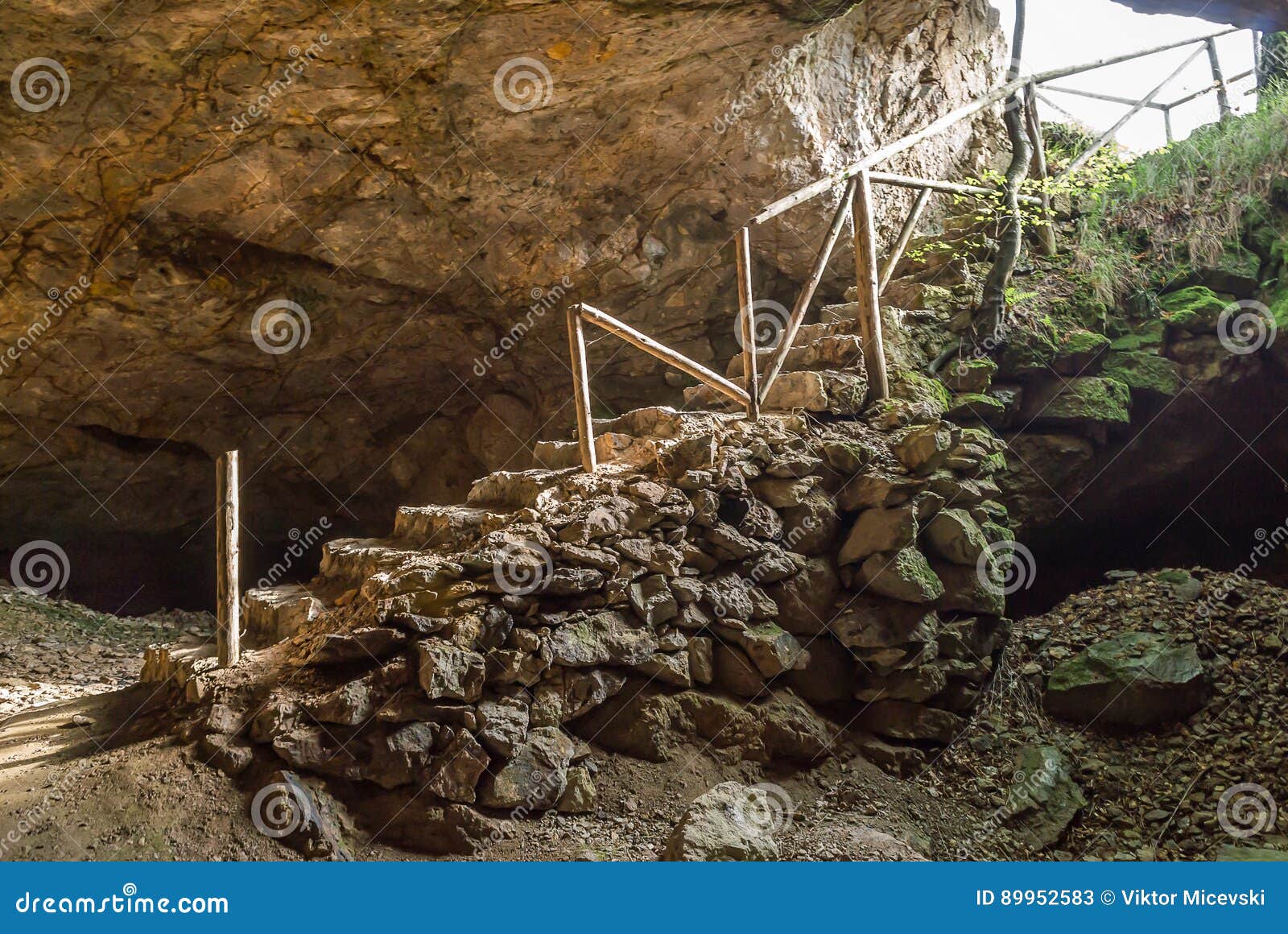 Cave entrance stock image. Image of huge, geological - 89952583