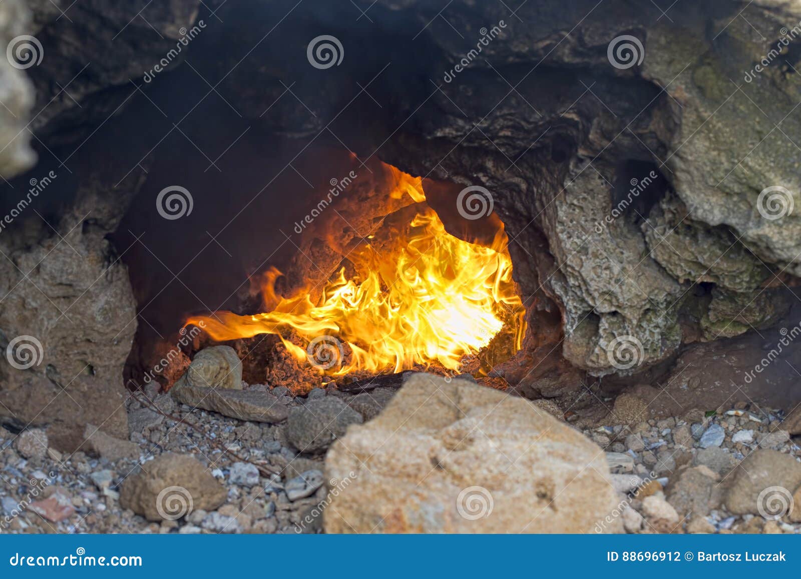 Cave with fire stock photo. Image of fireplace, heat - 88696912