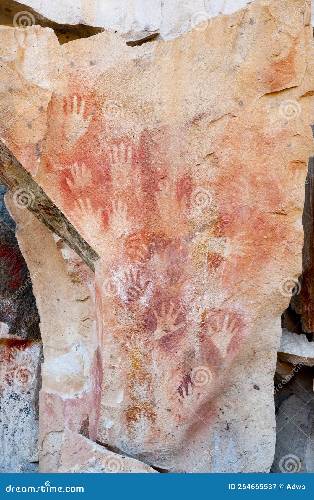 Cave of the Hands editorial photography. Image of paintings - 264665537