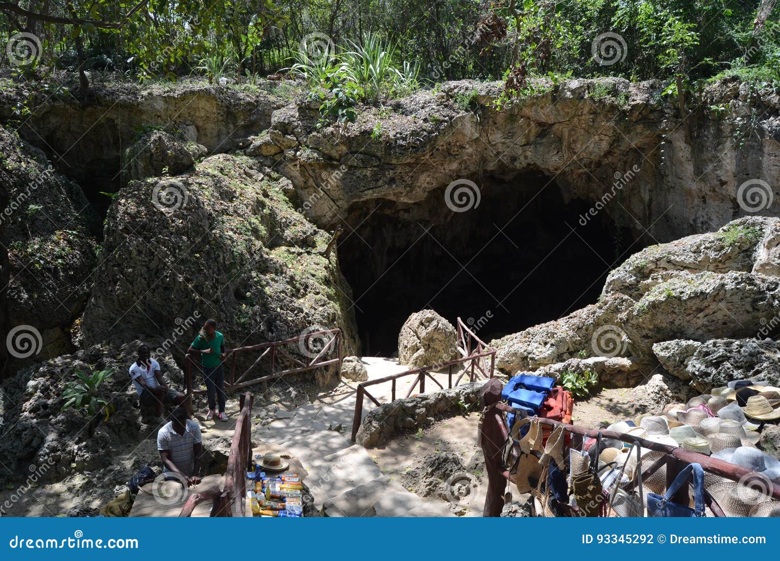 Cave Lake editorial photography. Image of nature, excursion - 93345292