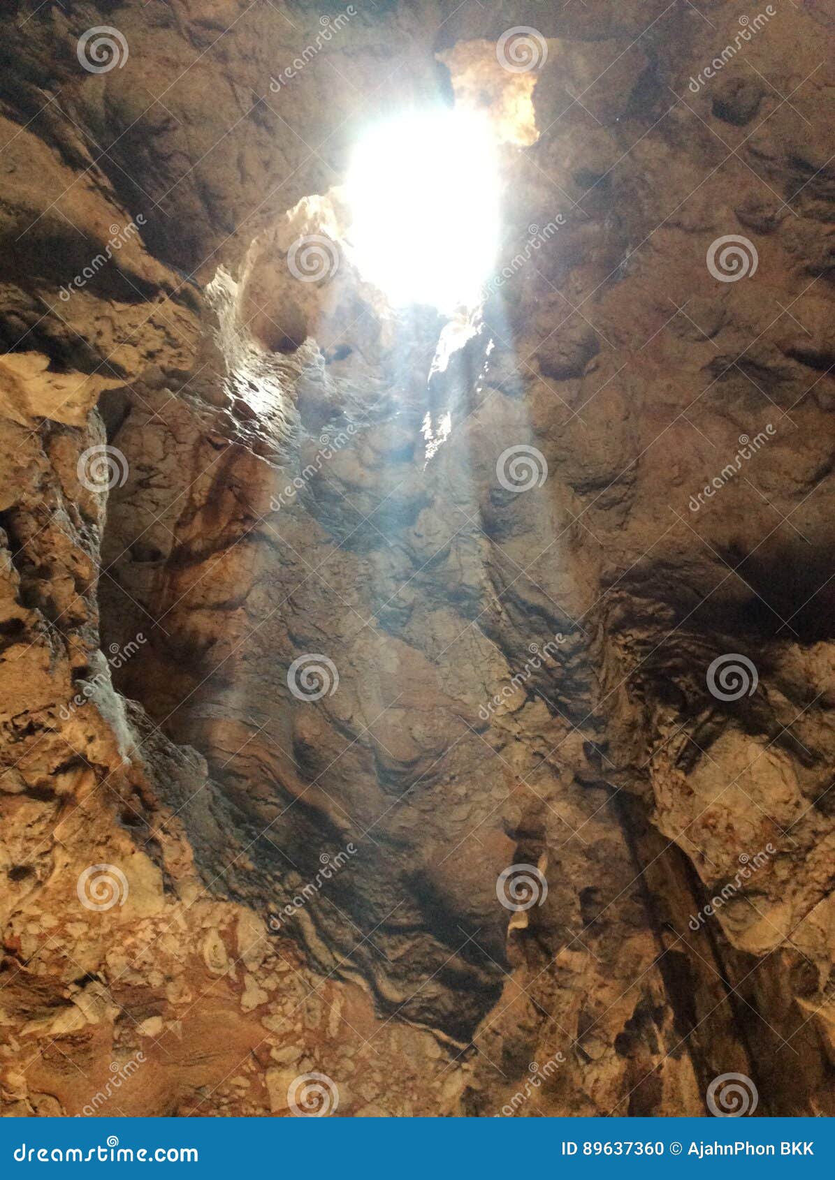 CAVE and the LIGHT stock photo. Image of reflect, cave - 89637360