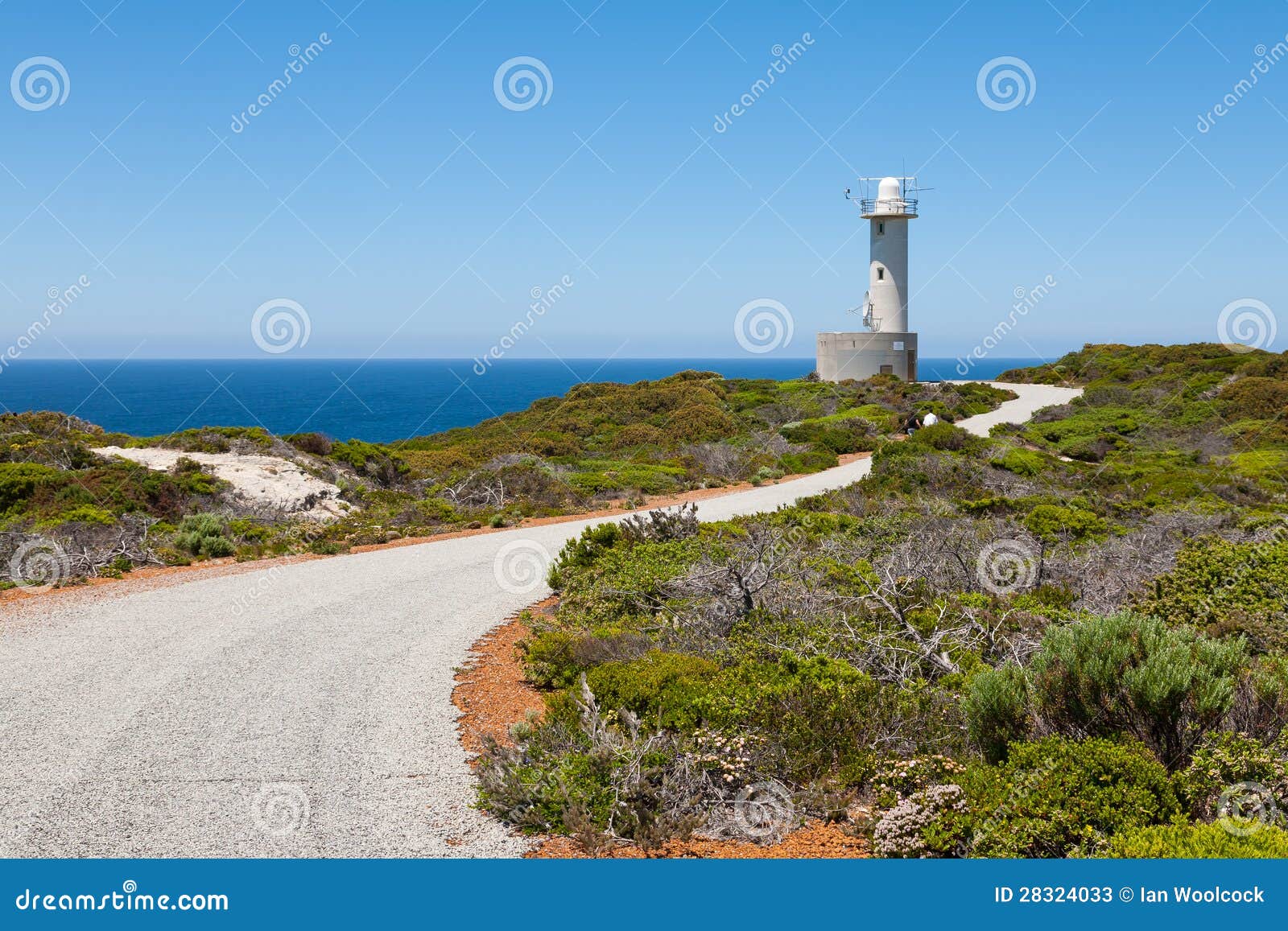 Cave Point Lighthouse stock image. Image of park, scenic - 28324033