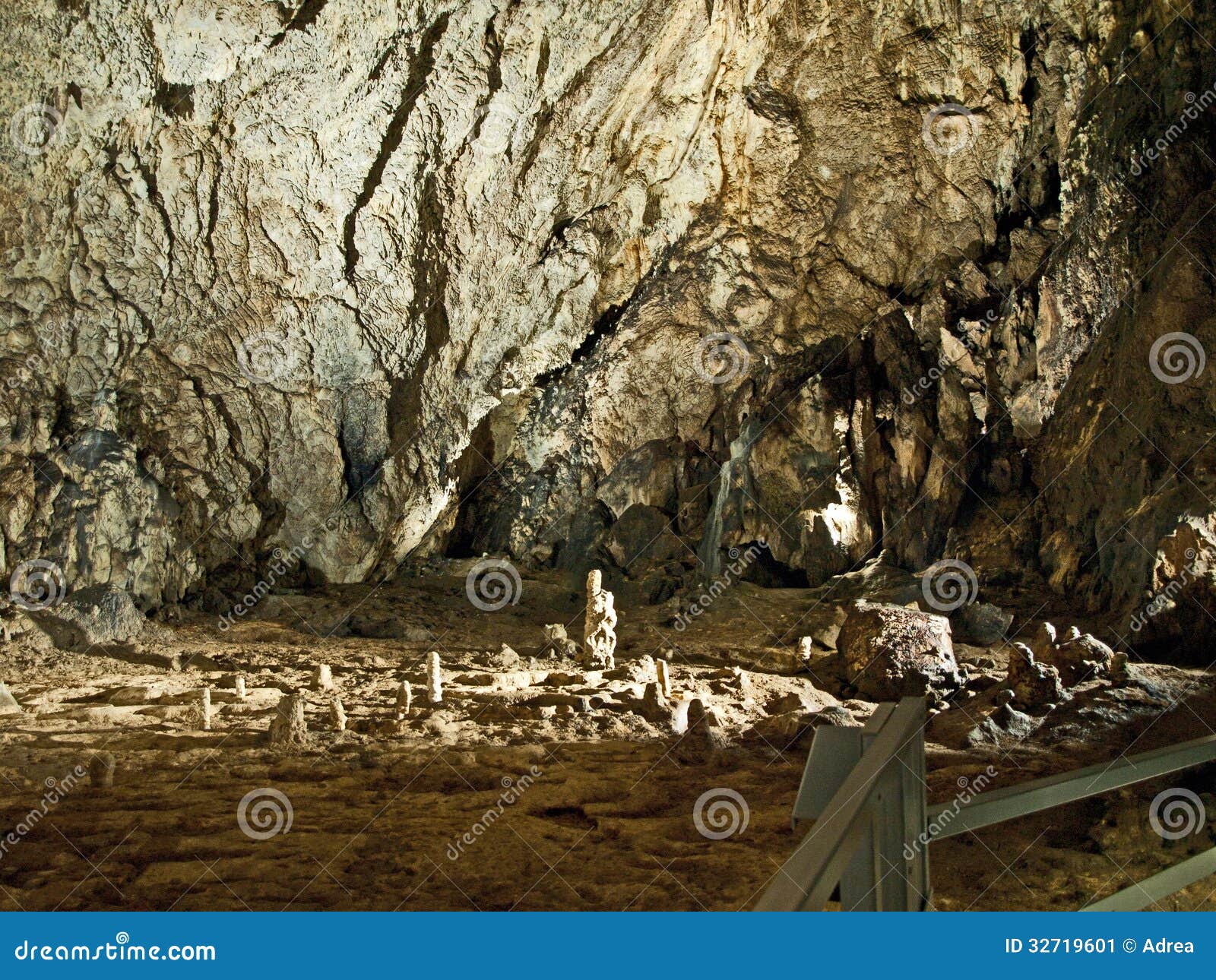Cave wall from Rasnov cave stock image. Image of crack - 32719601