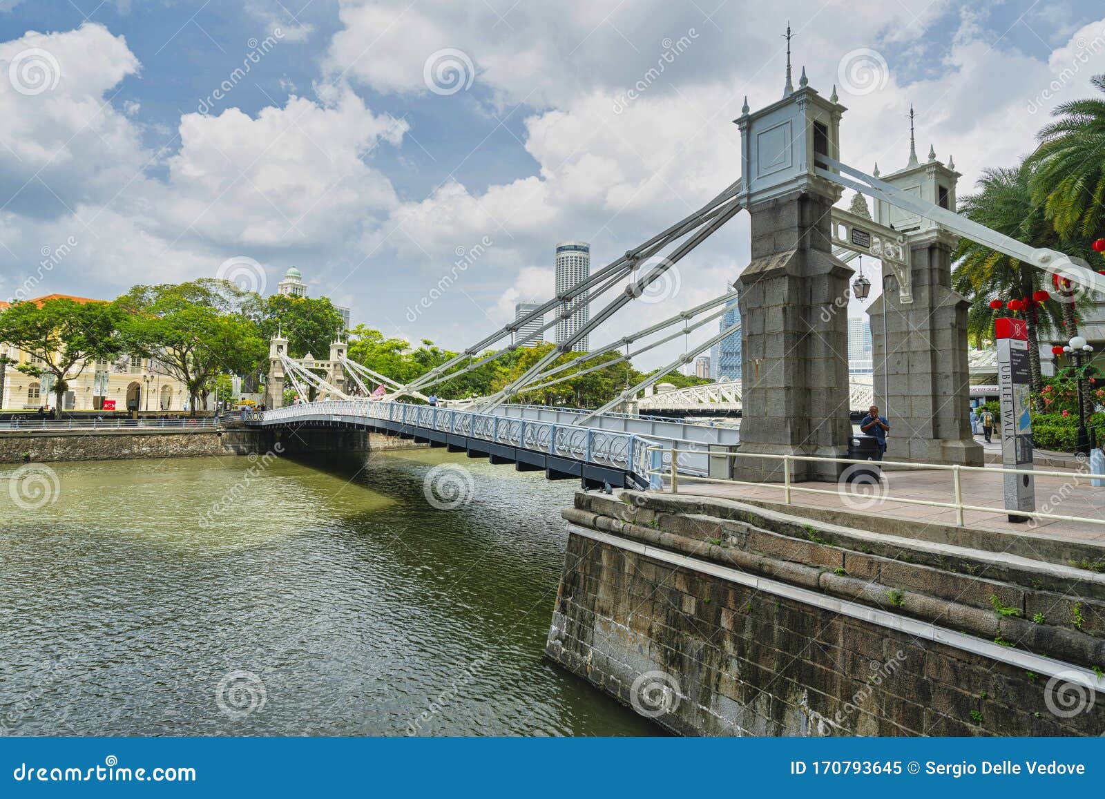 Cavenagh Bridge in Singapore Editorial Image - Image of finance ...