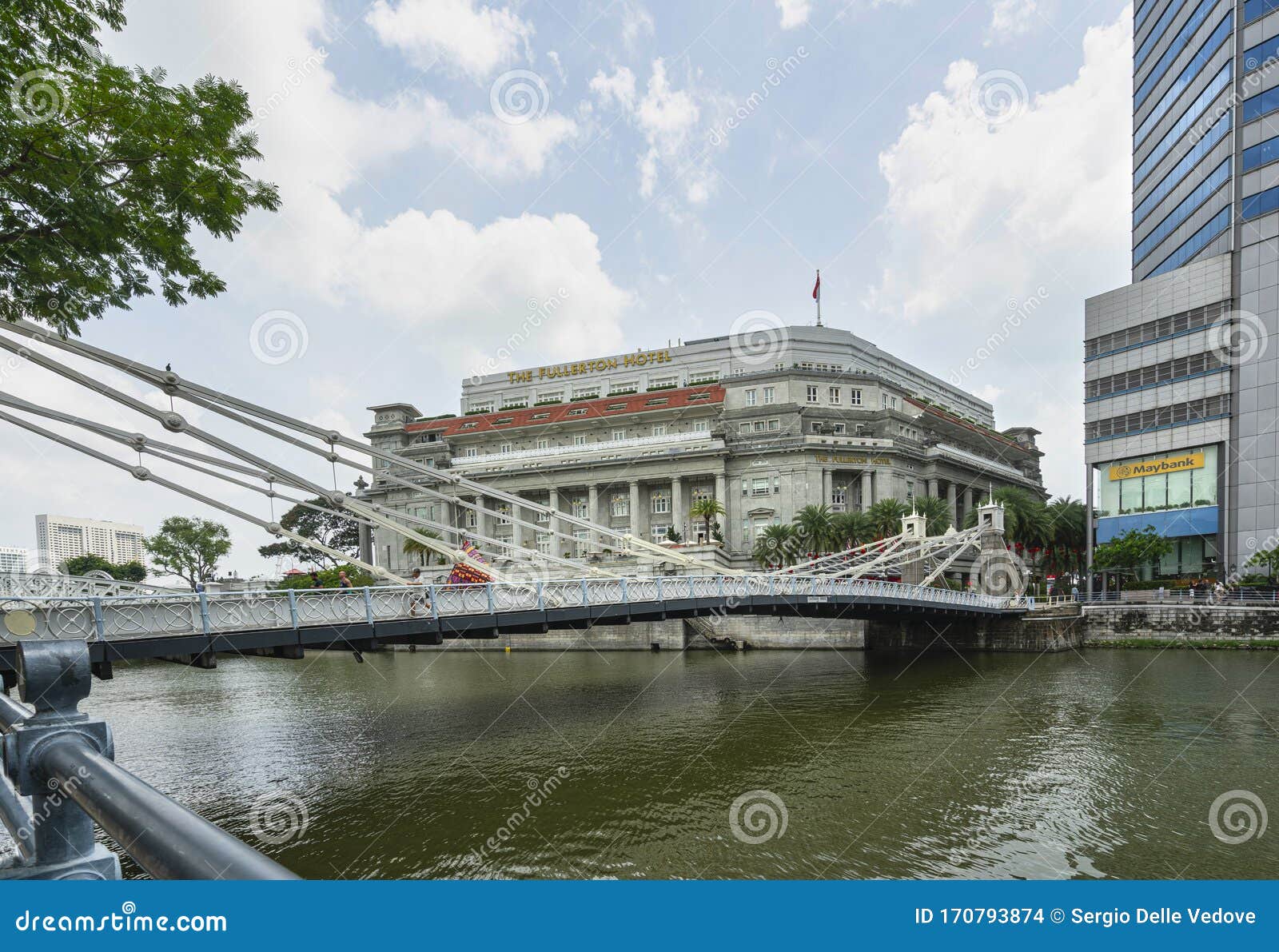 Cavenagh Bridge in Singapore Editorial Stock Image - Image of city ...