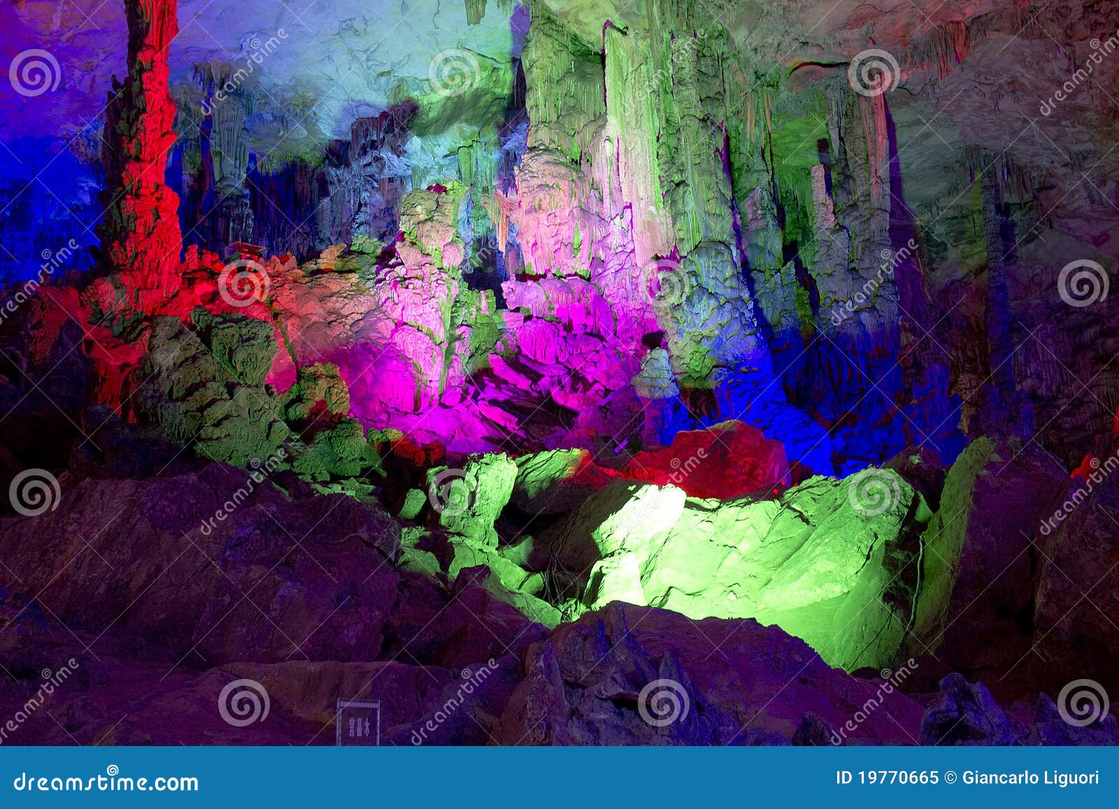 Cavern in Guilin, China stock image. Image of attraction - 19770665