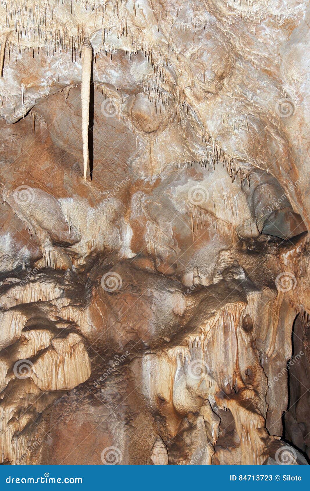 Caverna Della Stalattite - Formazioni Bizzarre Della Stalattite ...