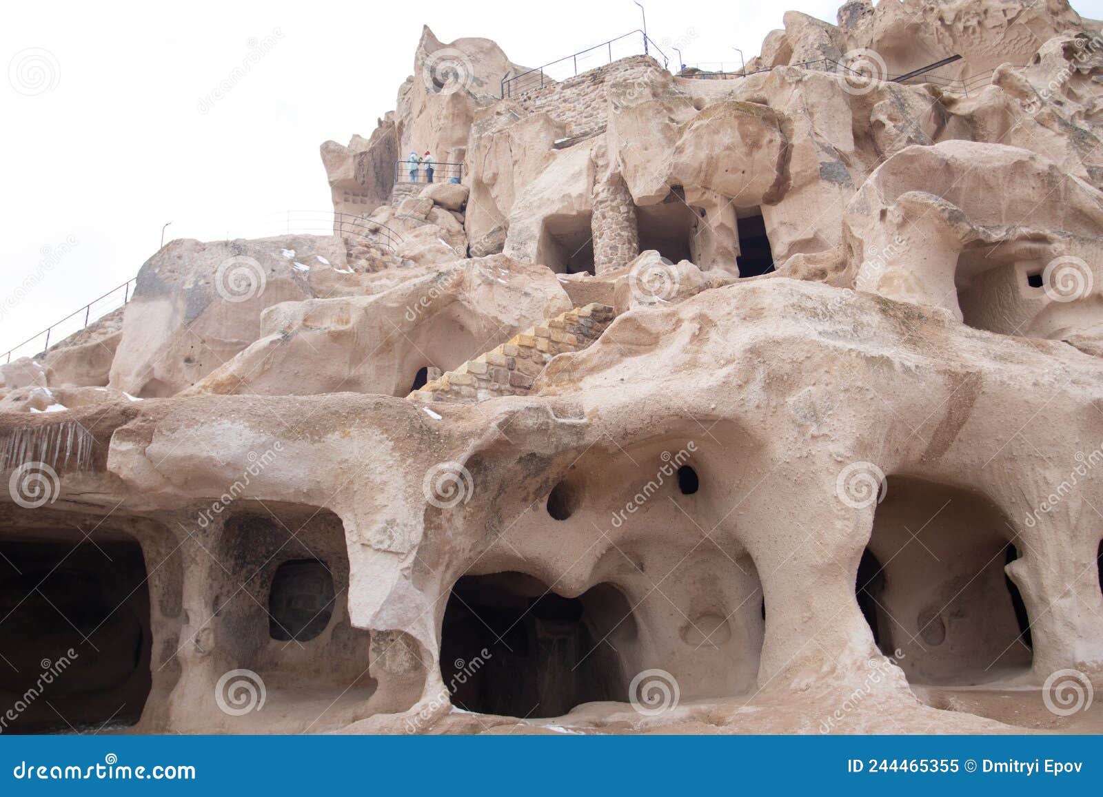 Cavernas Em Cones Uchisar Castelo Cappadocia Imagem de Stock - Imagem de anatolia, rocha: 244465355