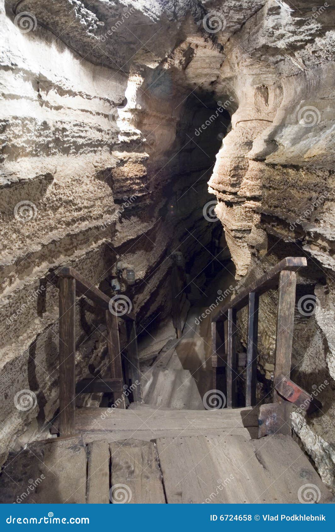 Caves stock photo. Image of fossils, cave, cavern, deep - 6724658