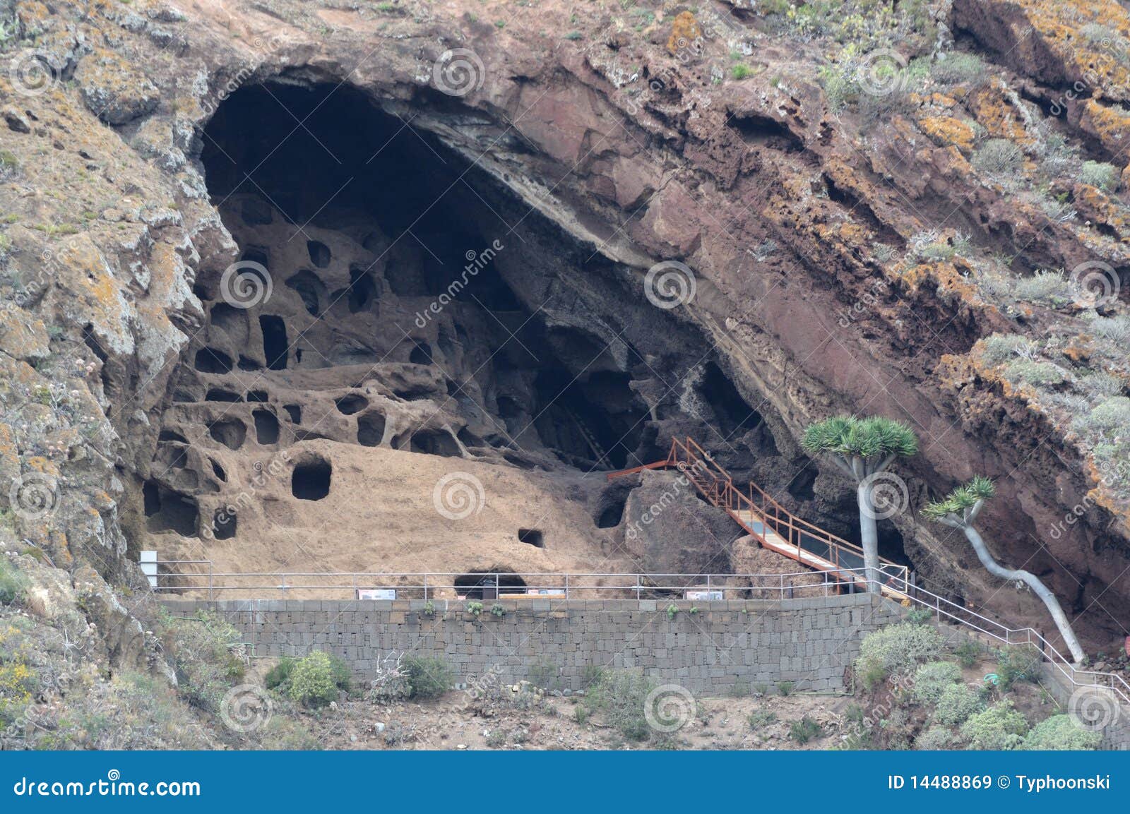 Caves in Grand Canary, Spain Stock Image - Image of cenobio, grotto ...