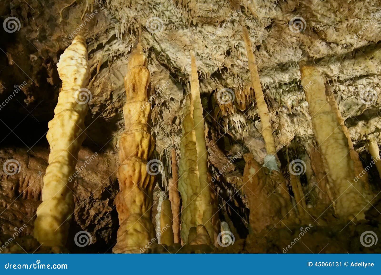 Caves of Han-sur-Lesse stock image. Image of light, grottes - 45066131