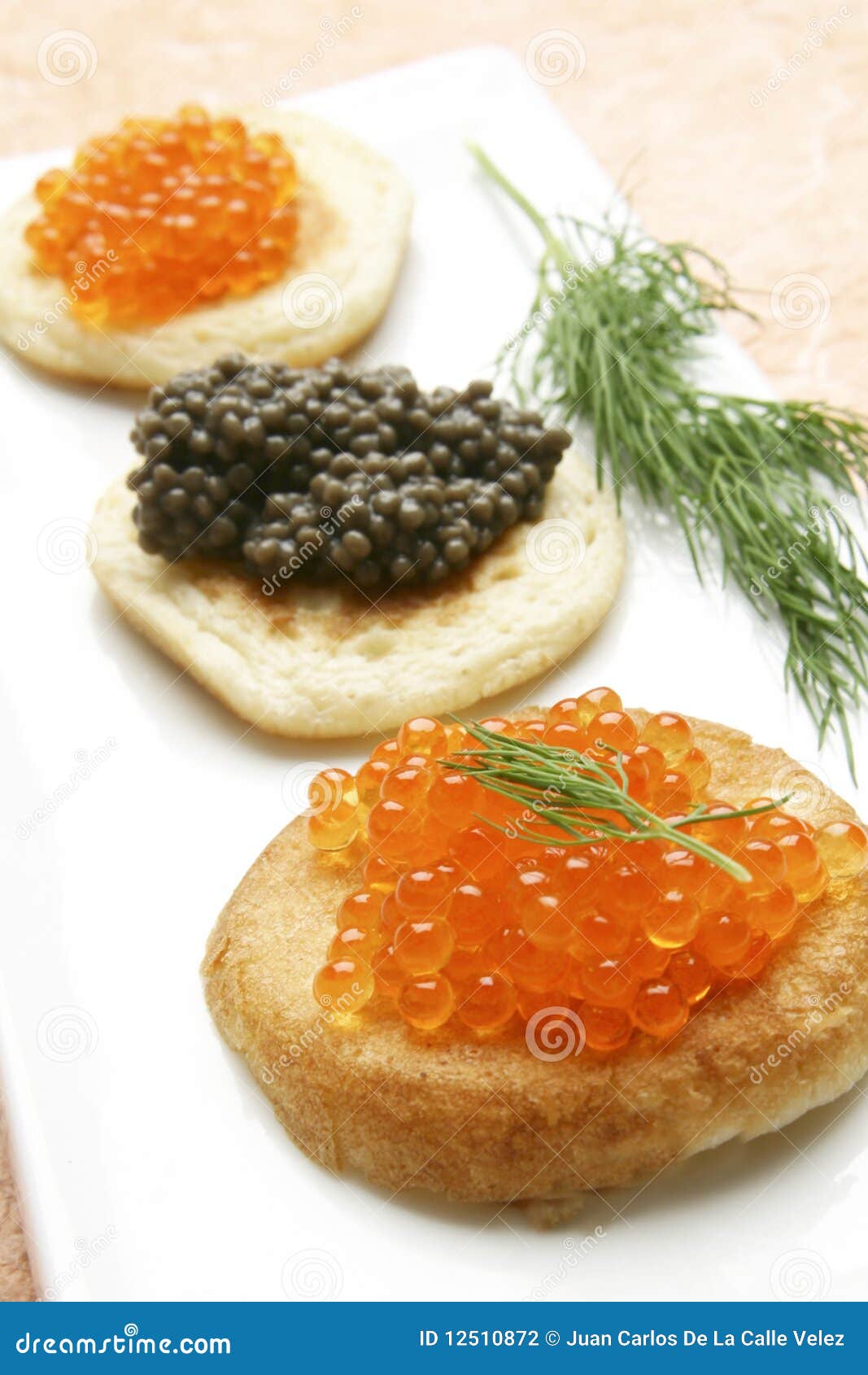 Caviale e blinis fotografia stock. Immagine di alimento - 12510872