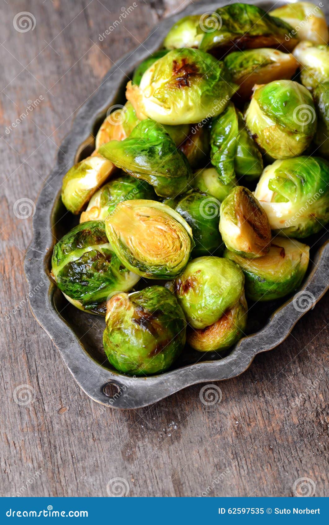 Cavoletti Di Bruxelles Arrostiti Immagine Stock - Immagine di balsamico ...