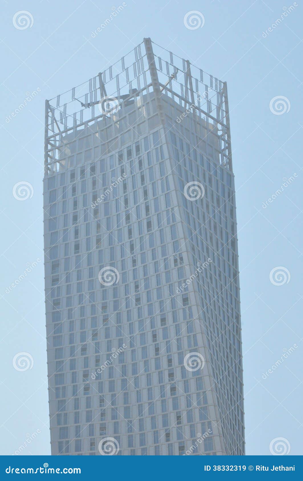 Cayan Tower in Dubai, UAE editorial stock image. Image of building ...