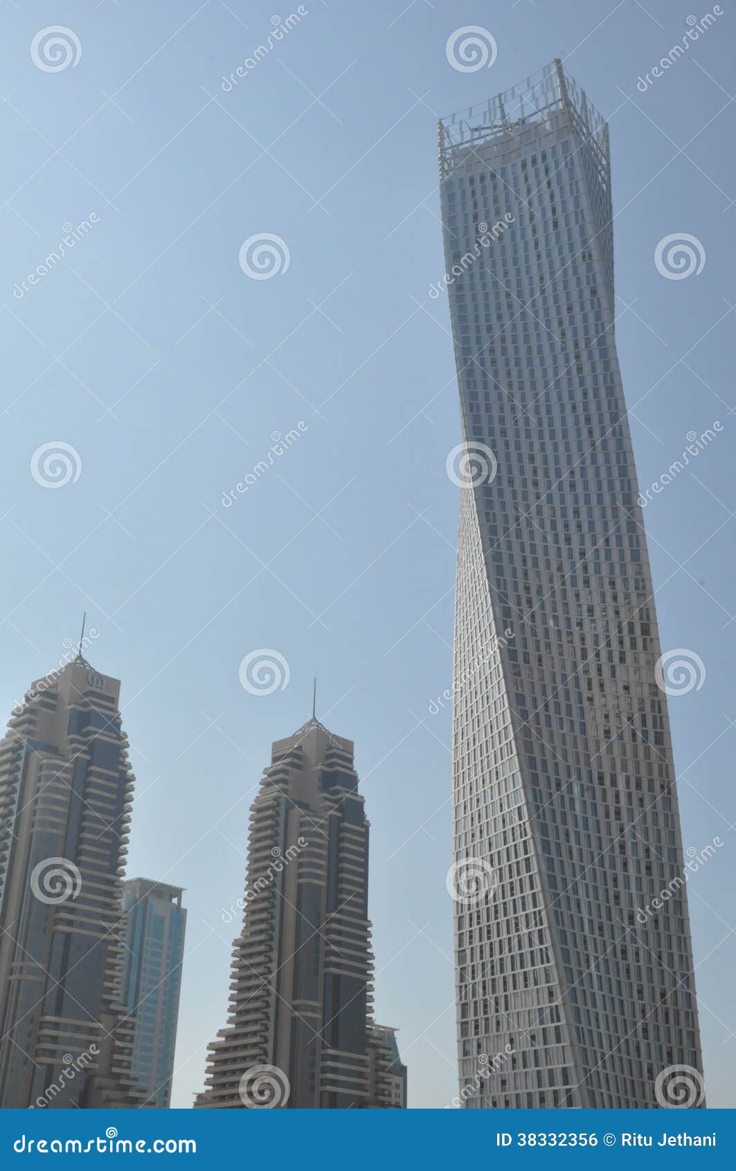 Cayan Tower in Dubai, UAE editorial photo. Image of architecture - 38332356