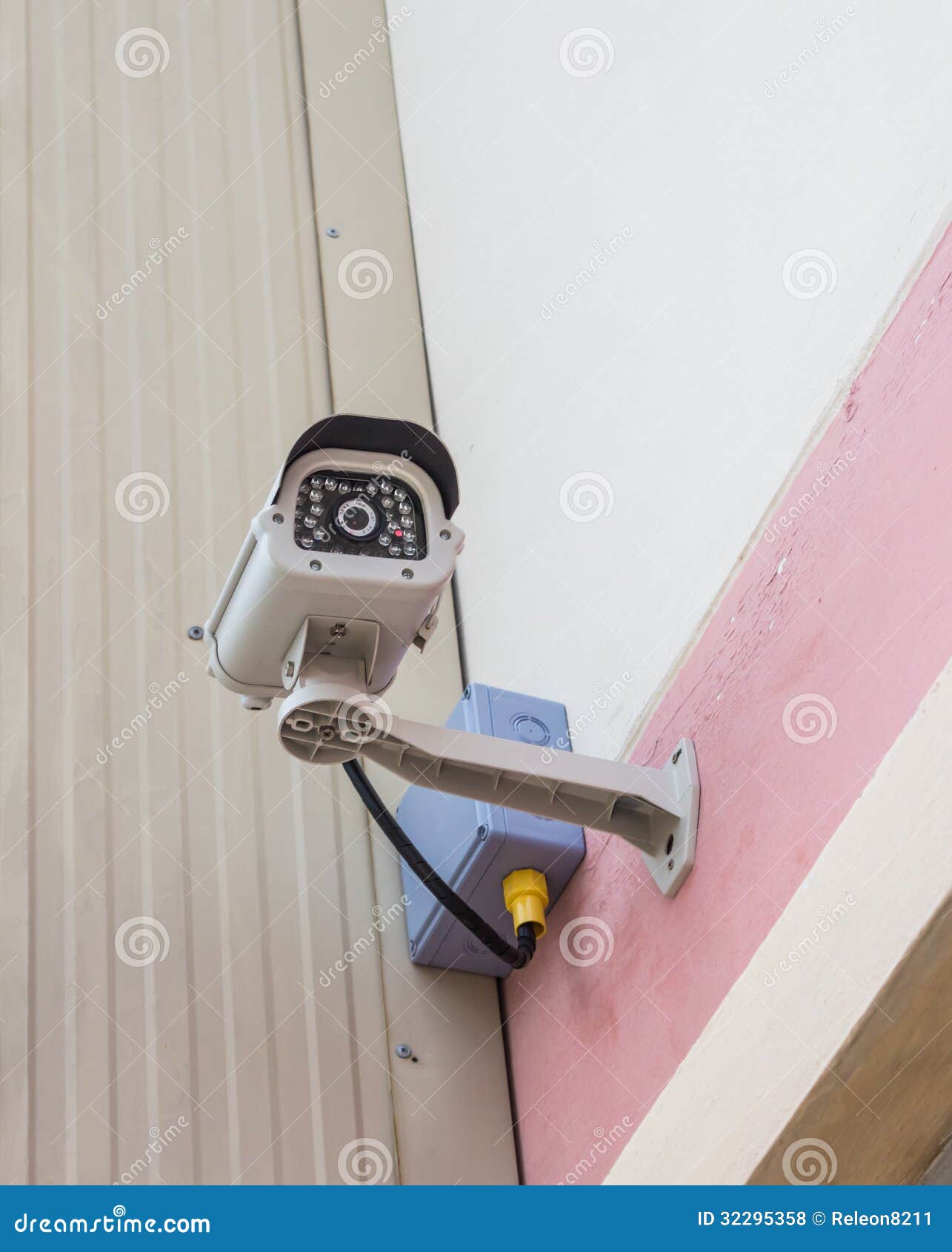 Cctv camera stock photo. Image of city, lens, defense - 32295358